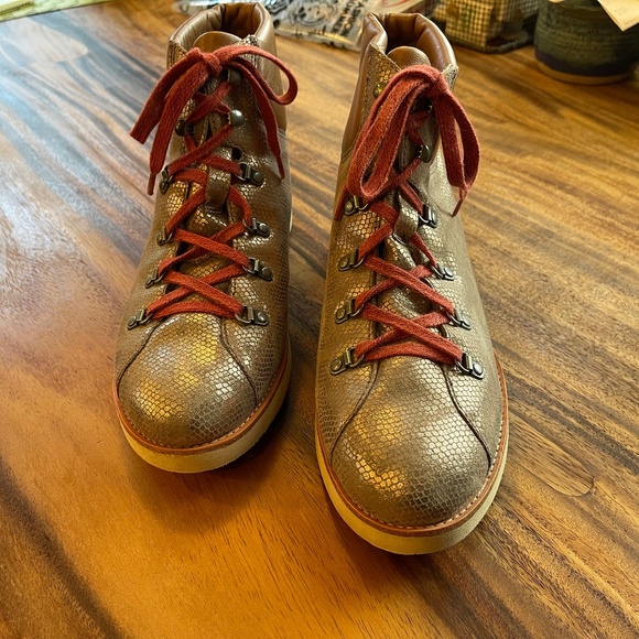 Bionica | Shoes | Bionica Natick Hiker Ankle Boots Lace Up Metallic Leather Womens 1m 55 | Poshmark